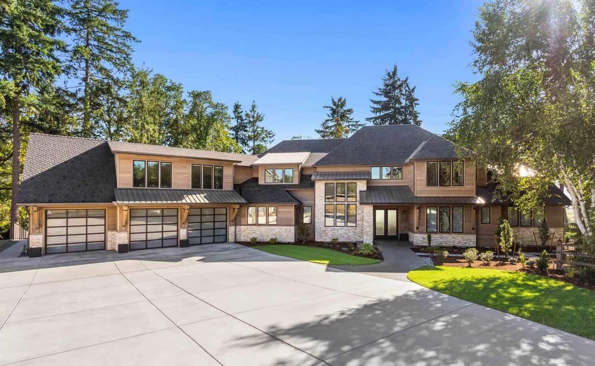 Luxury - Giving Tree Realty (Clone)