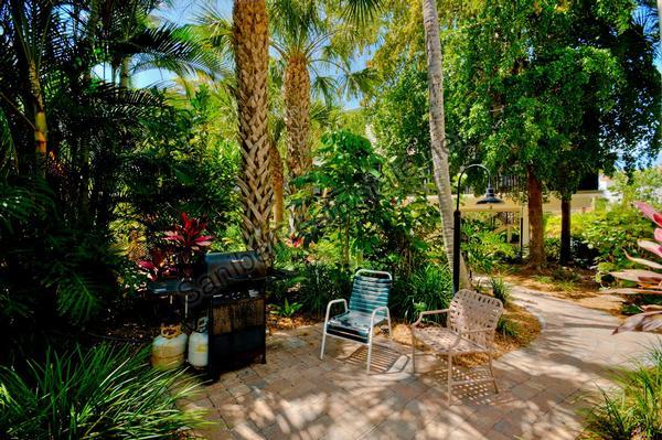 Cyprina Beach Townhomes & Condos | Sanibel Condos