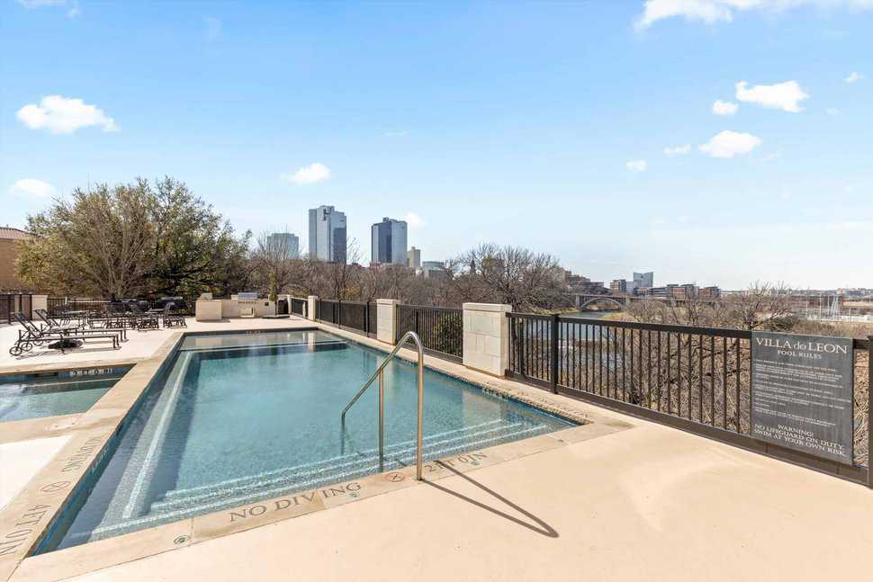 Villa de Leon | Briggs Freeman Sotheby's International Realty