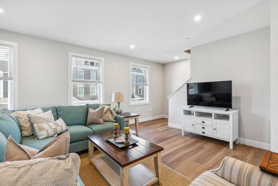 Bayberry Commons - Green O'Neill Properties